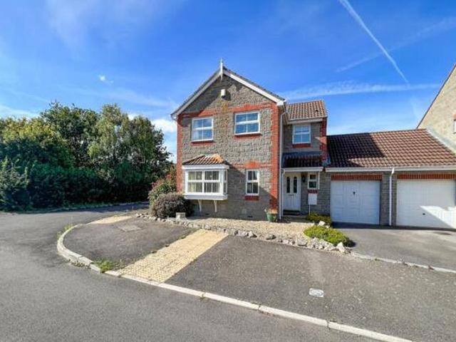 3 Bedroom Link Detached House For Sale In Walton
