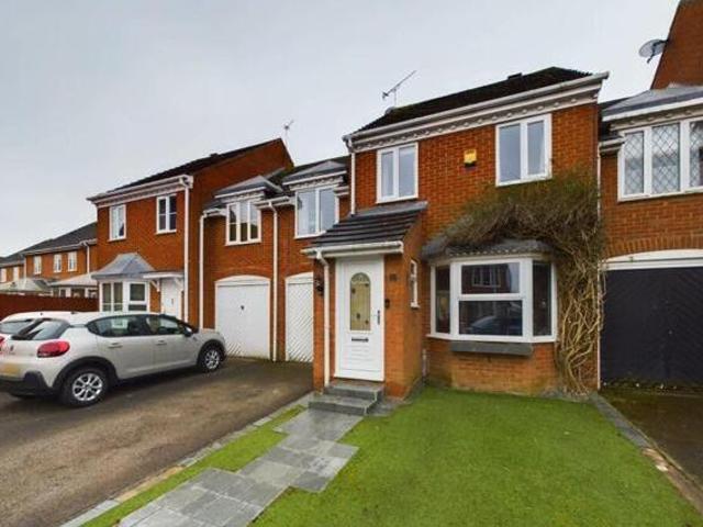 3 Bedroom Link Detached House For Sale In Watermead