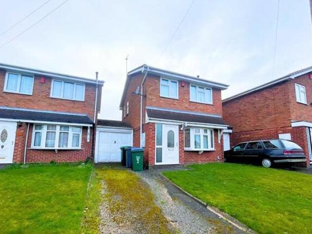 3 Bedroom Link Detached House For Sale In West Bromwich