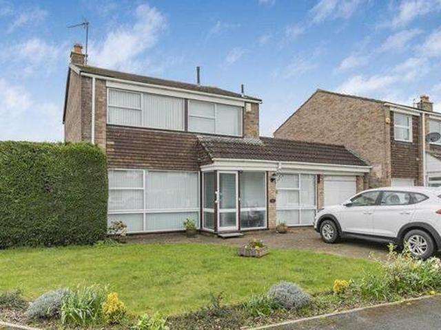 3 Bedroom Link Detached House For Sale In Winterbourne