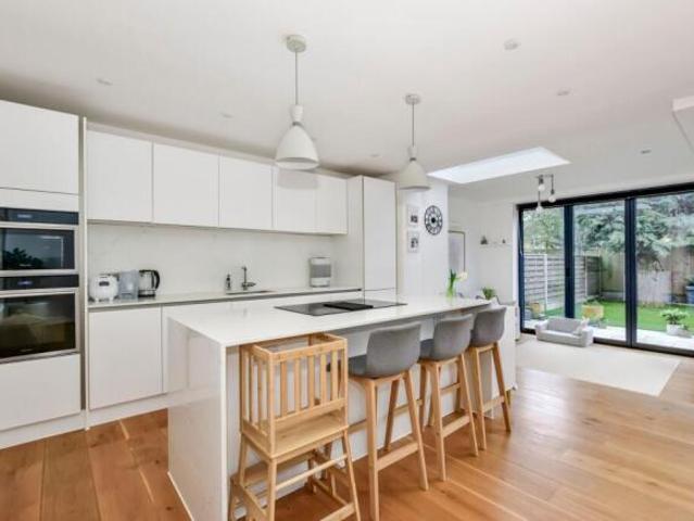 3 bedroom link detached house for sale in Woodside Mews Watford WD25