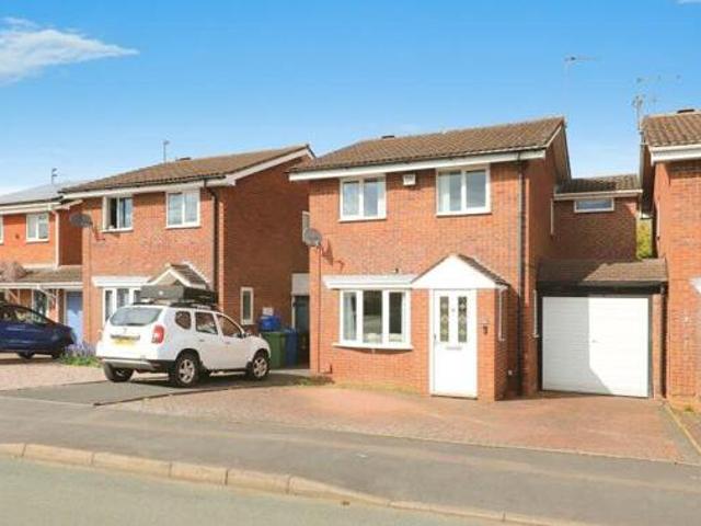 3 Bedroom Link Detached House For Sale In Wolverhampton, Staffordshire