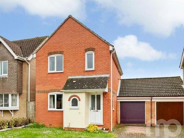 3 Bedroom Link Detached House For Sale In Wymondham