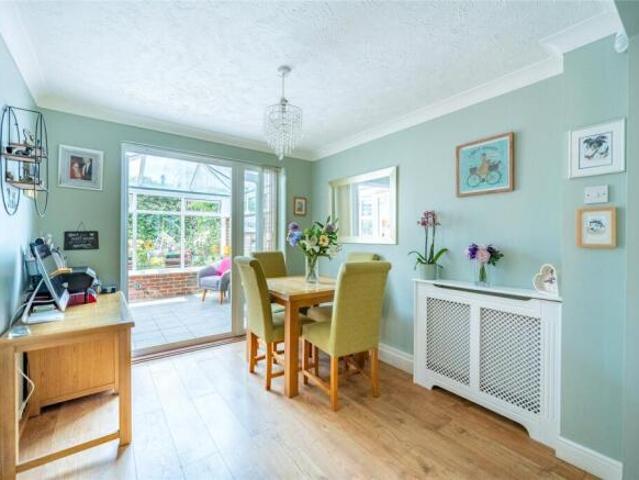 3 bedroom link detached house for sale in Albert Reed Gardens, Tovil, Maidstone, Kent, ME15