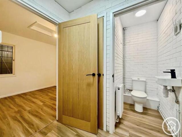 3 bedroom link detached house for sale in Beaumont Davey Close, Faversham, ME13