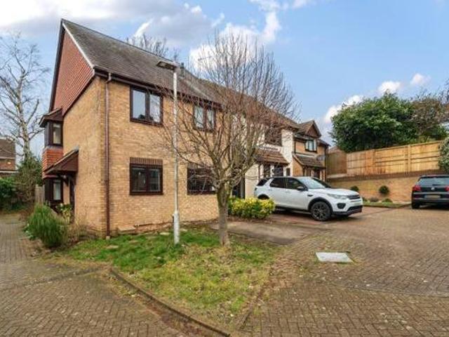 3 Bedroom Link Detached House For Sale In Berkshire