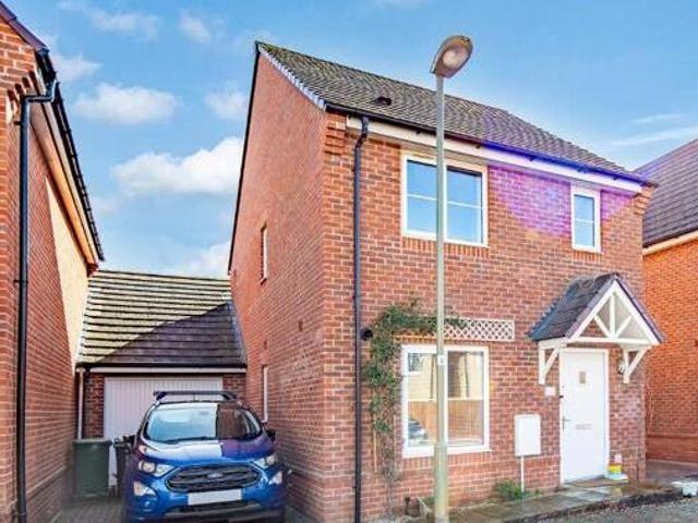 3 Bedroom Link Detached House For Sale In Bicester, Oxfordshire