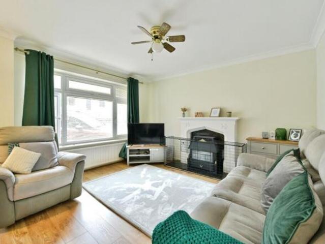 3 bedroom link detached house for sale in Birley Moor Close, Sheffield, South Yorkshire, S12