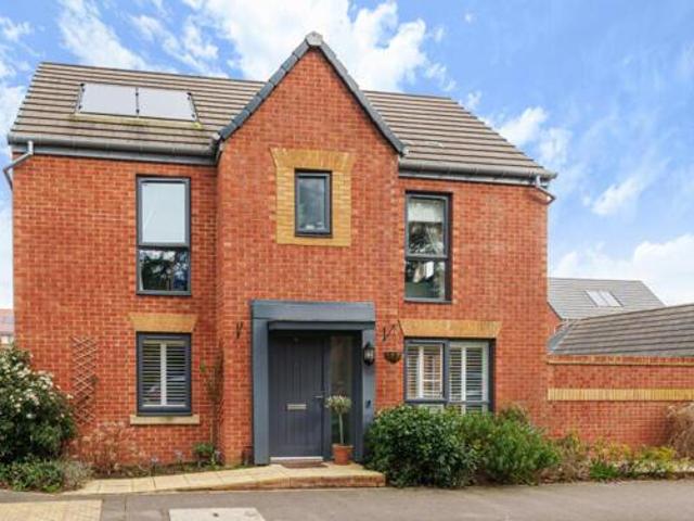 3 Bedroom Link Detached House For Sale In Bordon, Hampshire