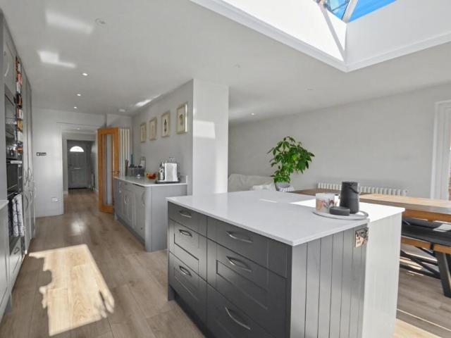 3 bedroom link detached house for sale in Broadstone, BH18