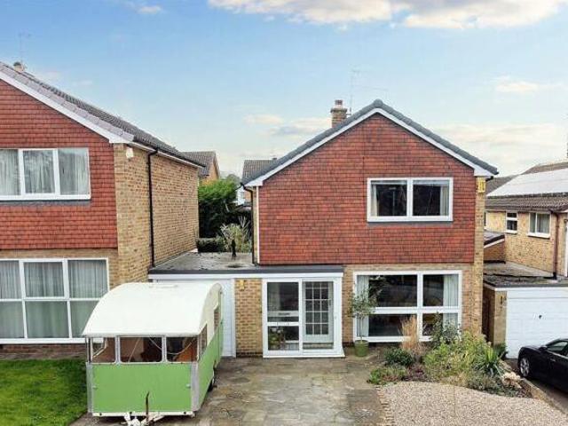 3 Bedroom Link Detached House For Sale In Bramcote