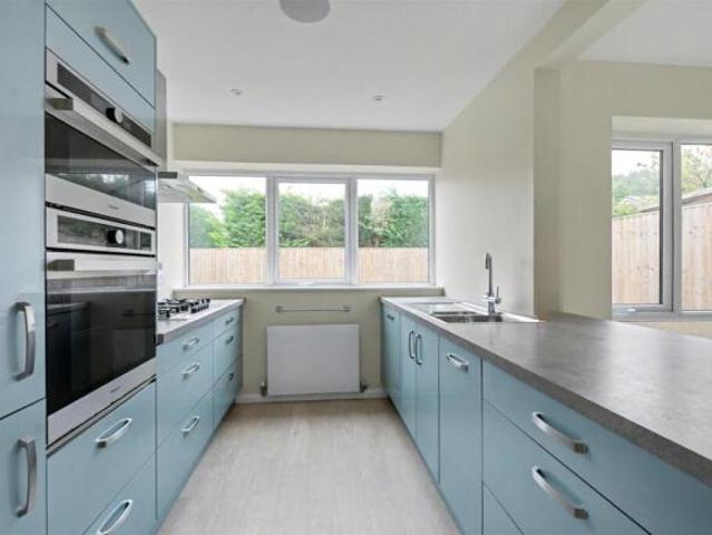 3 bedroom link detached house for sale in Bramcote Lane, Nottingham, NG8