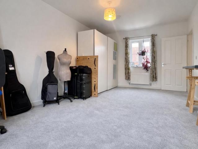 3 bedroom link detached house for sale in Bramble Place, Chelmsford, CM1