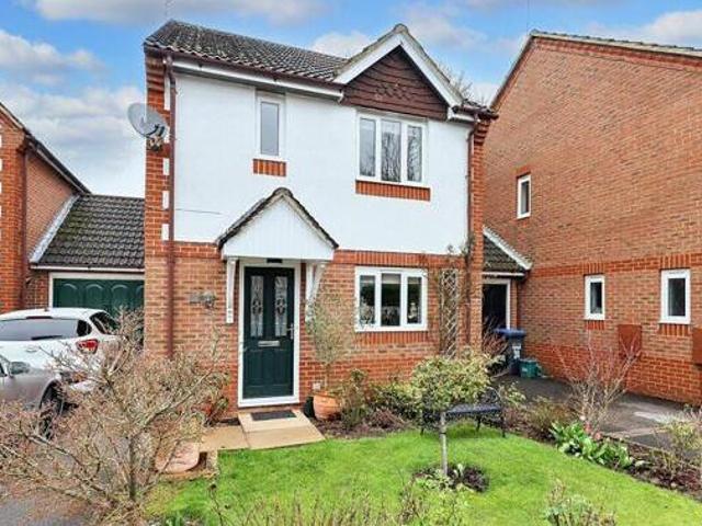 3 Bedroom Link Detached House For Sale In Burgess Hill