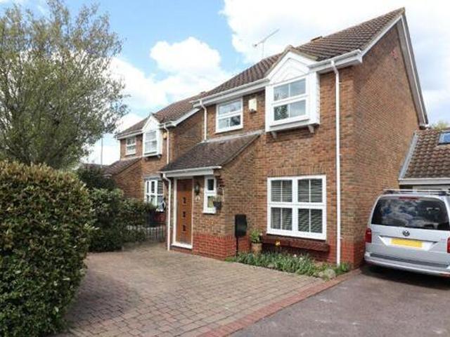 3 Bedroom Link Detached House For Sale In Bushmead, Luton