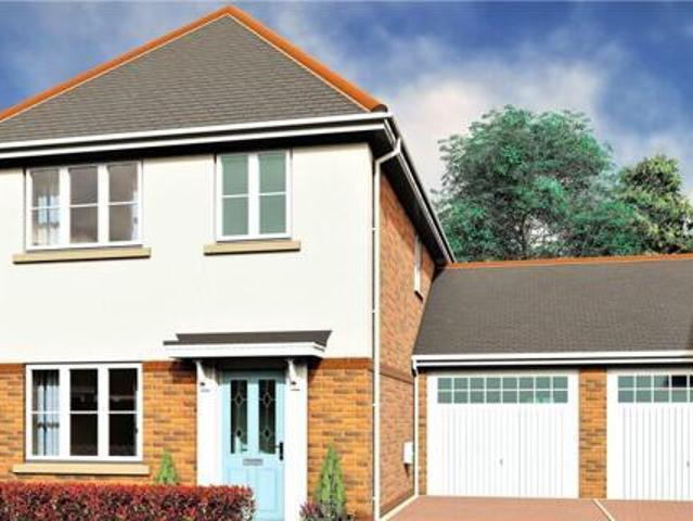 3 Bedroom Link Detached House For Sale In Castlefield, Preston