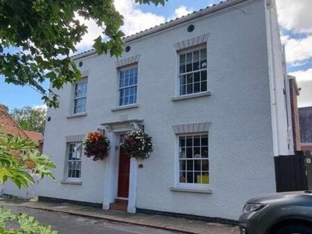 3 Bedroom Link Detached House For Sale In Cawood