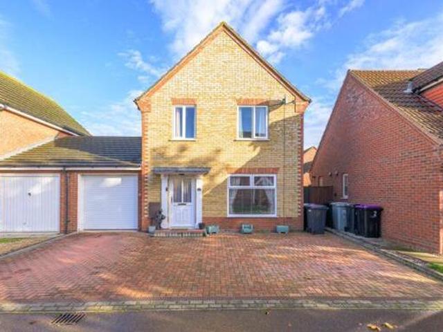 3 Bedroom Link Detached House For Sale In Coningsby