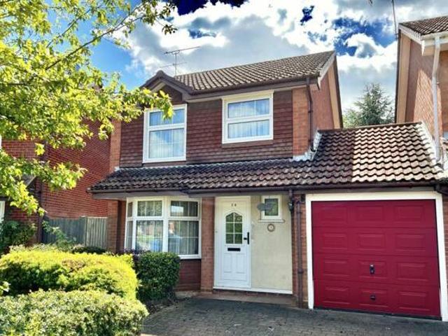3 Bedroom Link Detached House For Sale In College Town