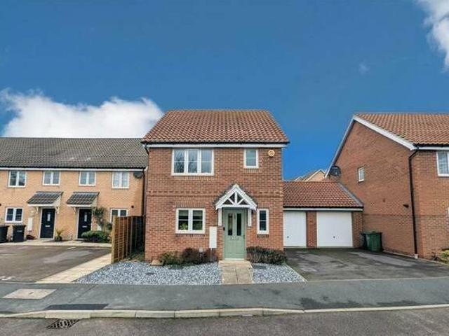 3 bedroom link detached house for sale in Cringleford NR4