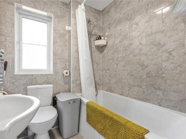 3 bedroom link detached house for sale in Demesne Furze, Headington, OX3