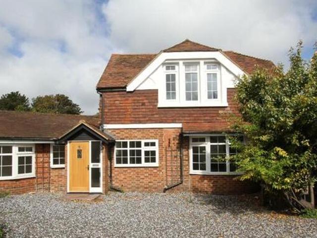 3 Bedroom Link Detached House For Sale In Eastbourne