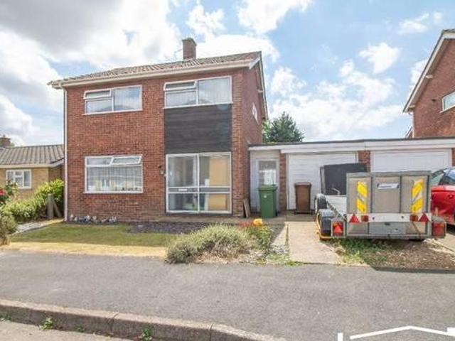 3 bedroom link detached house for sale in Eastgate IP25