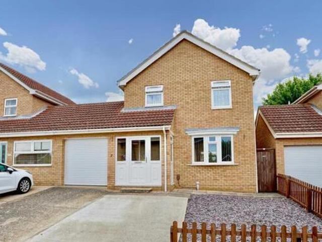 3 Bedroom Link Detached House For Sale In Eaton Socon