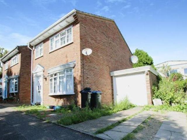 3 Bedroom Link Detached House For Sale In Enfield Chase