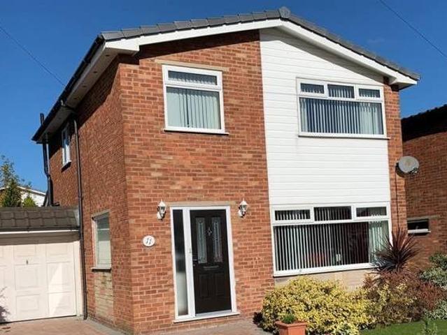 3 bedroom link detached house for sale in Epping Close Rainhill Prescot L35
