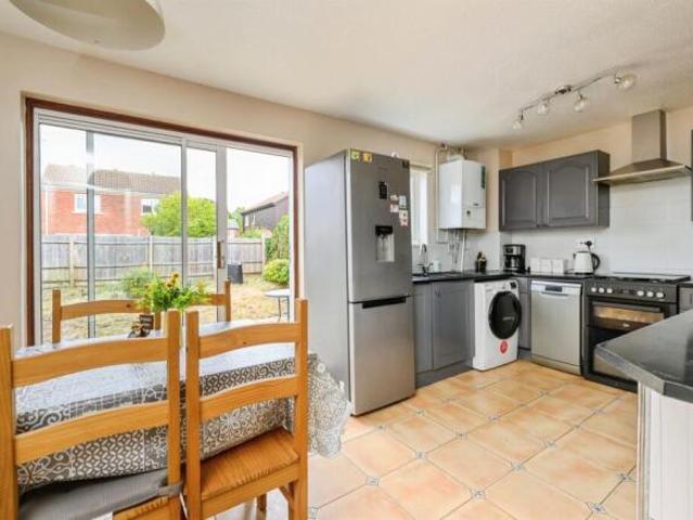 3 bedroom link detached house for sale in Far Pasture, Peterborough, PE4