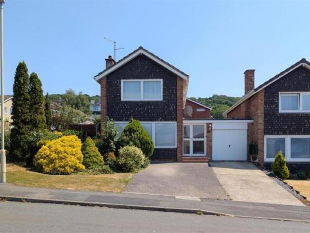 3 bedroom link detached house for sale in Firwood Drive, Tuffley, Gloucester, GL4