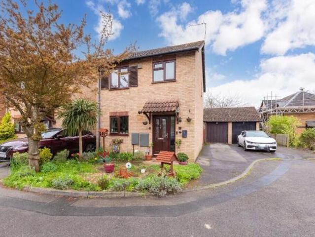 3 bedroom link detached house for sale in Garnet Close, Cippenham, SL1