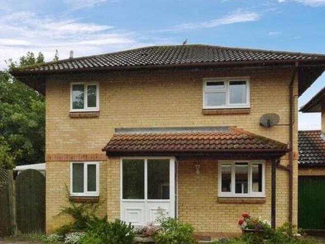 3 Bedroom Link Detached House For Sale In Great Holm