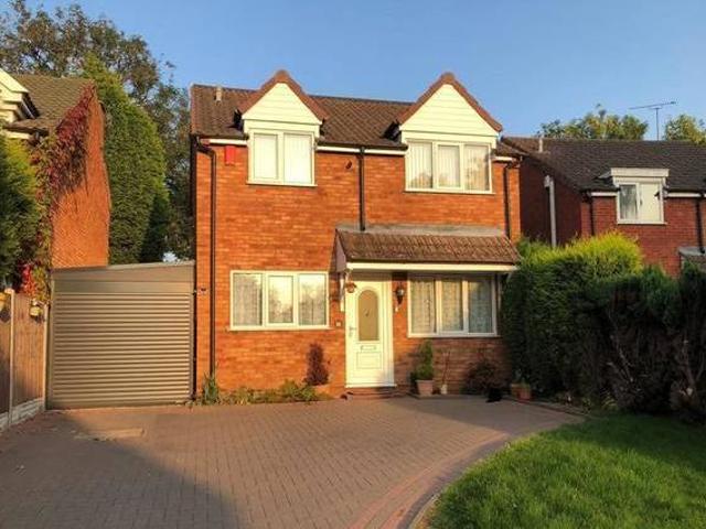 3 bedroom link detached house for sale in Hammonds Croft Hixon ST18