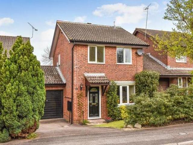 3 Bedroom Link Detached House For Sale In Halterworth, Romsey
