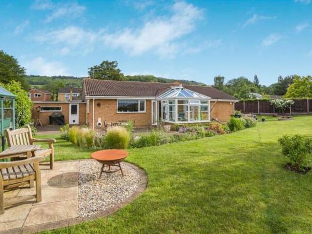 3 bedroom link detached house for sale in Hartley Close, Charlton Kings, Cheltenham, GL53