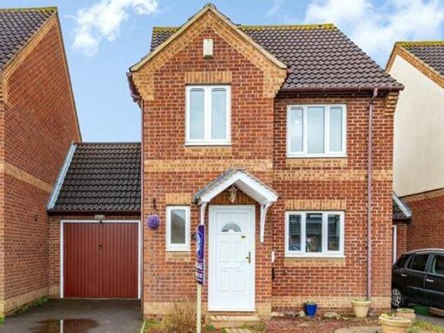 3 Bedroom Link Detached House For Sale In Harold Wood