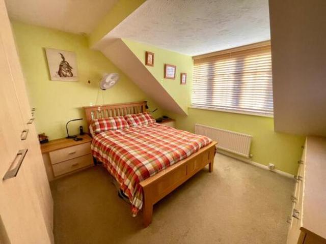 3 bedroom link detached house for sale in Haycroft, Luton, Bedfordshire, LU2 7GJ, LU2