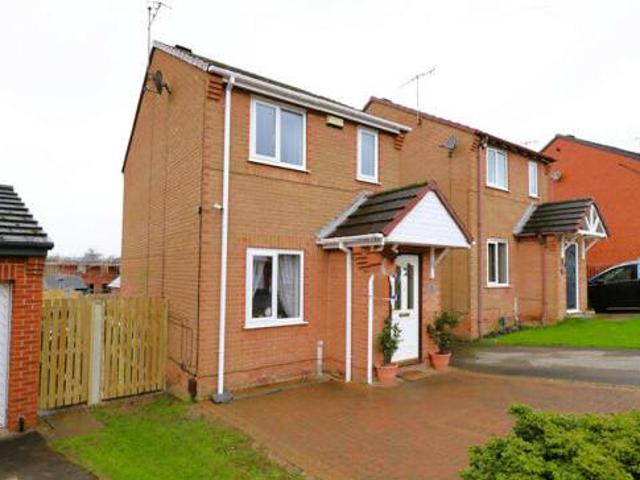 3 Bedroom Link Detached House For Sale In Hemingfield Barnsley