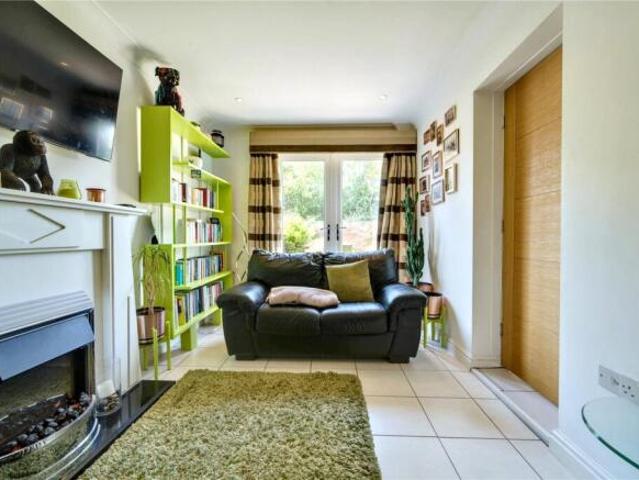 3 bedroom link detached house for sale in Hemsby Close, Worcester, Worcestershire, WR5