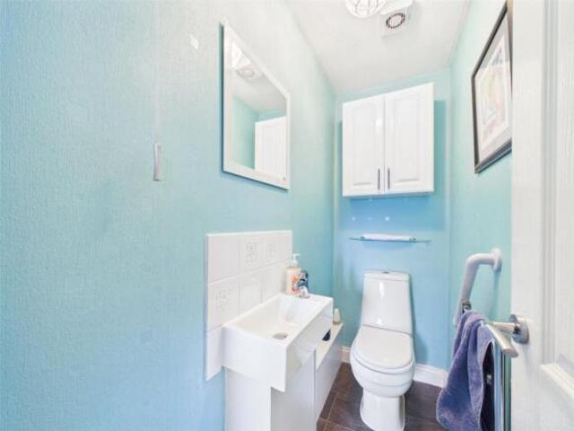 3 bedroom link detached house for sale in Highgrove Way, Churchdown, Gloucester, GL3