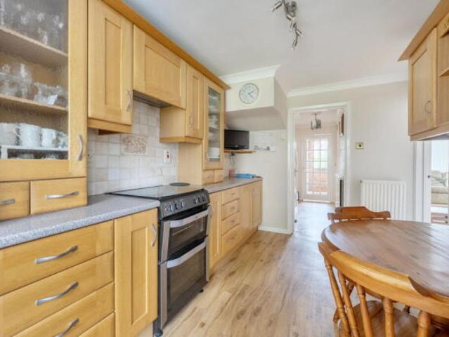 3 bedroom link detached house for sale in Kestrel Road, Basingstoke RG22 5PN, RG22