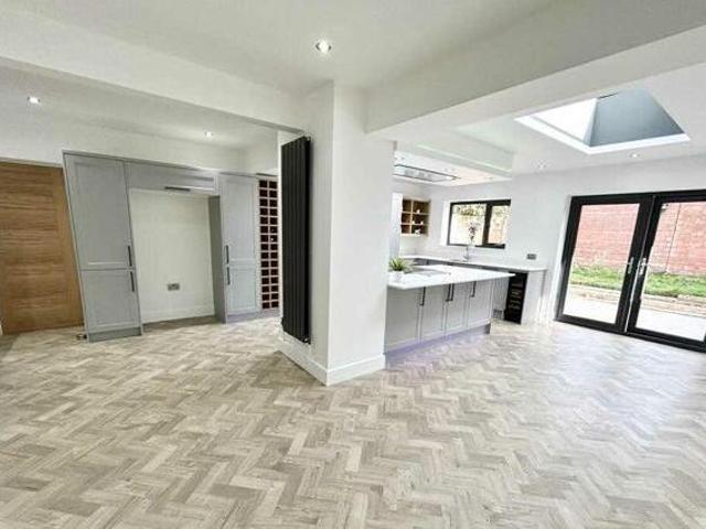 3 Bedroom Link Detached House For Sale In Keyworth