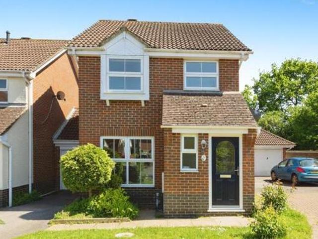 3 Bedroom Link Detached House For Sale In Kingsnorth
