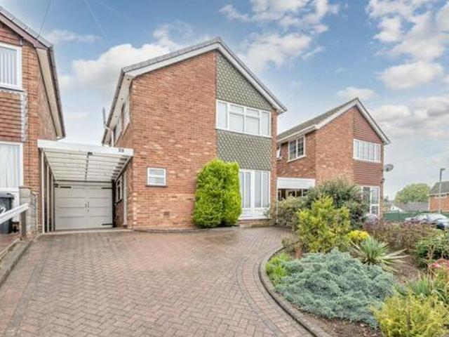 3 Bedroom Link Detached House For Sale In Kingswinford