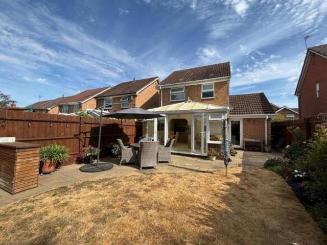 3 bedroom link detached house for sale in Lambrook Drive, East Hunsbury, Northampton NN4