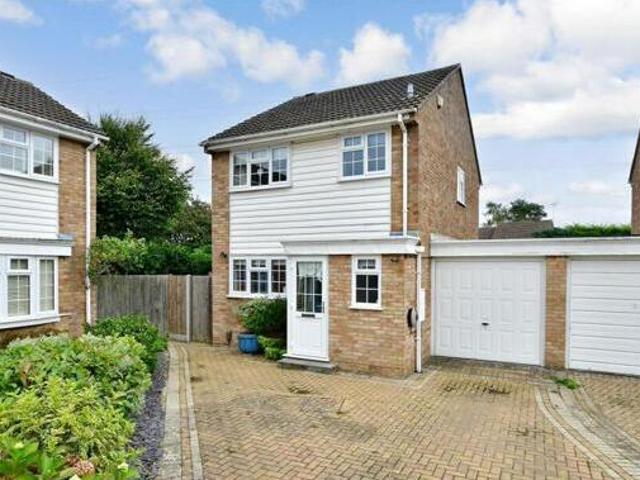 3 Bedroom Link Detached House For Sale In Larkfield, Aylesford