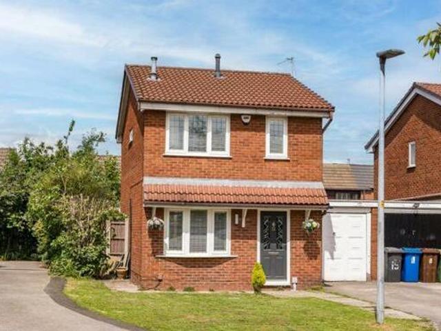 3 Bedroom Link Detached House For Sale In Leigh, Greater Manchester