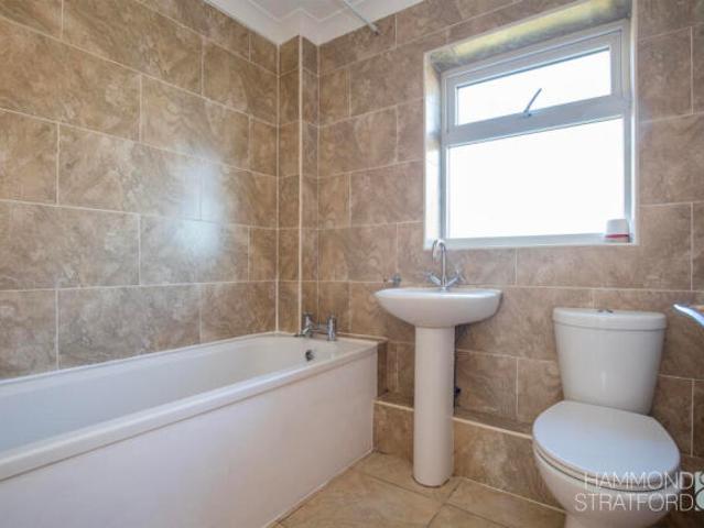 3 bedroom link detached house for sale in Lindford Drive, Eaton, NR4
